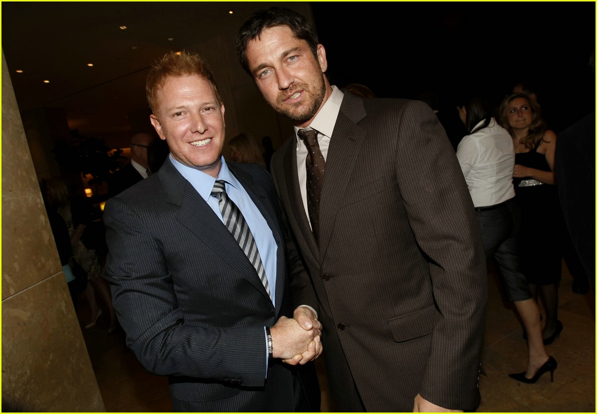 Gerard Butler Salutes the Youth: Photo 1088601 | Photos | Just Jared ...