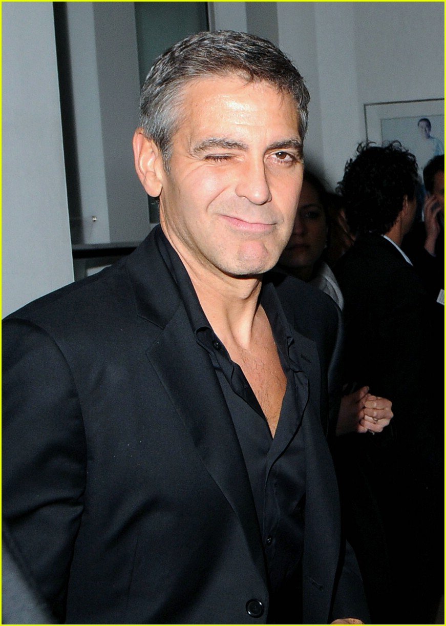 George Clooney: Wink, Wink!: Photo 1056281 | George Clooney, Renee ...