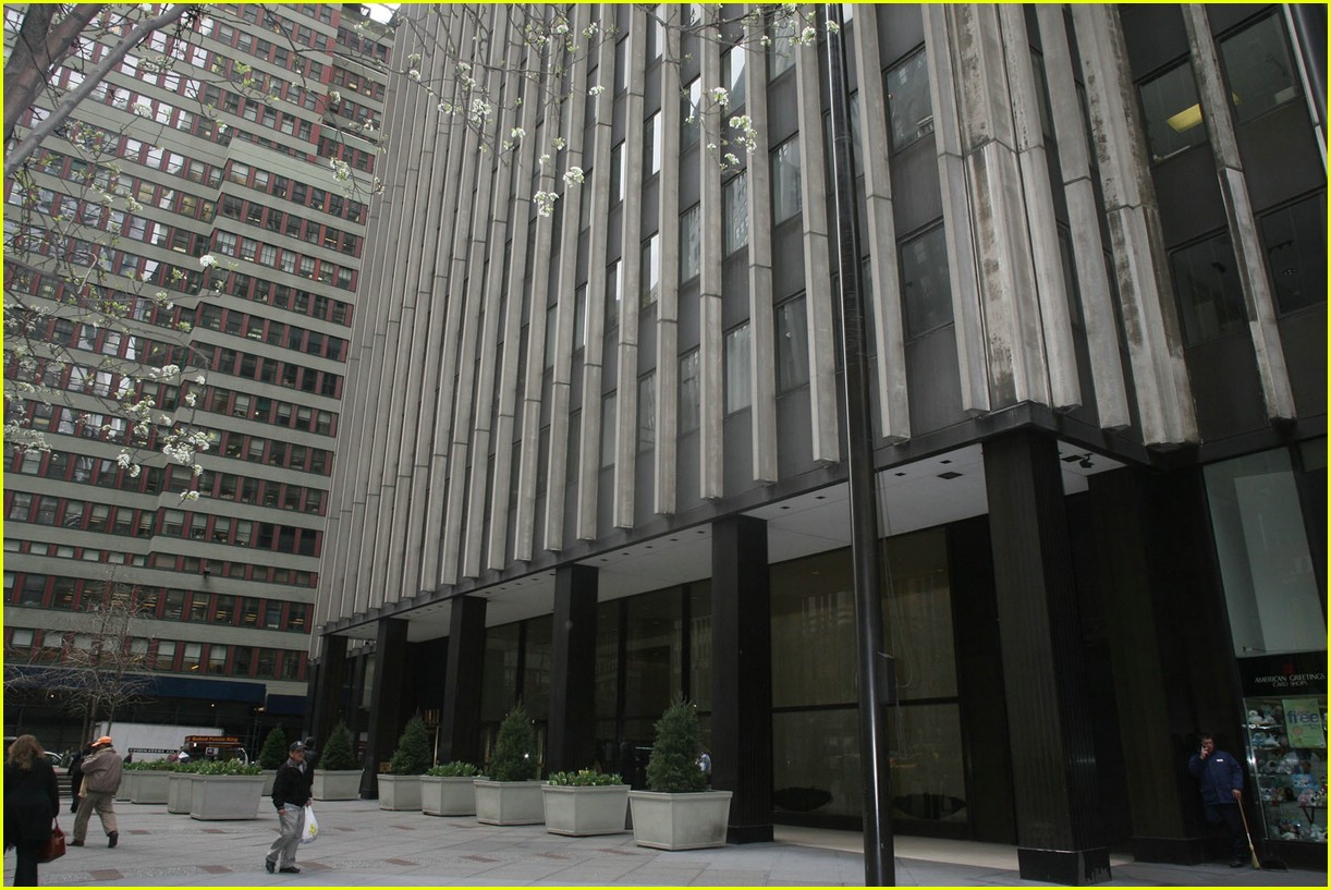 Jay-Z -- Where's Your Wedding Ring?: Photo 1050921 | Photos | Just ...