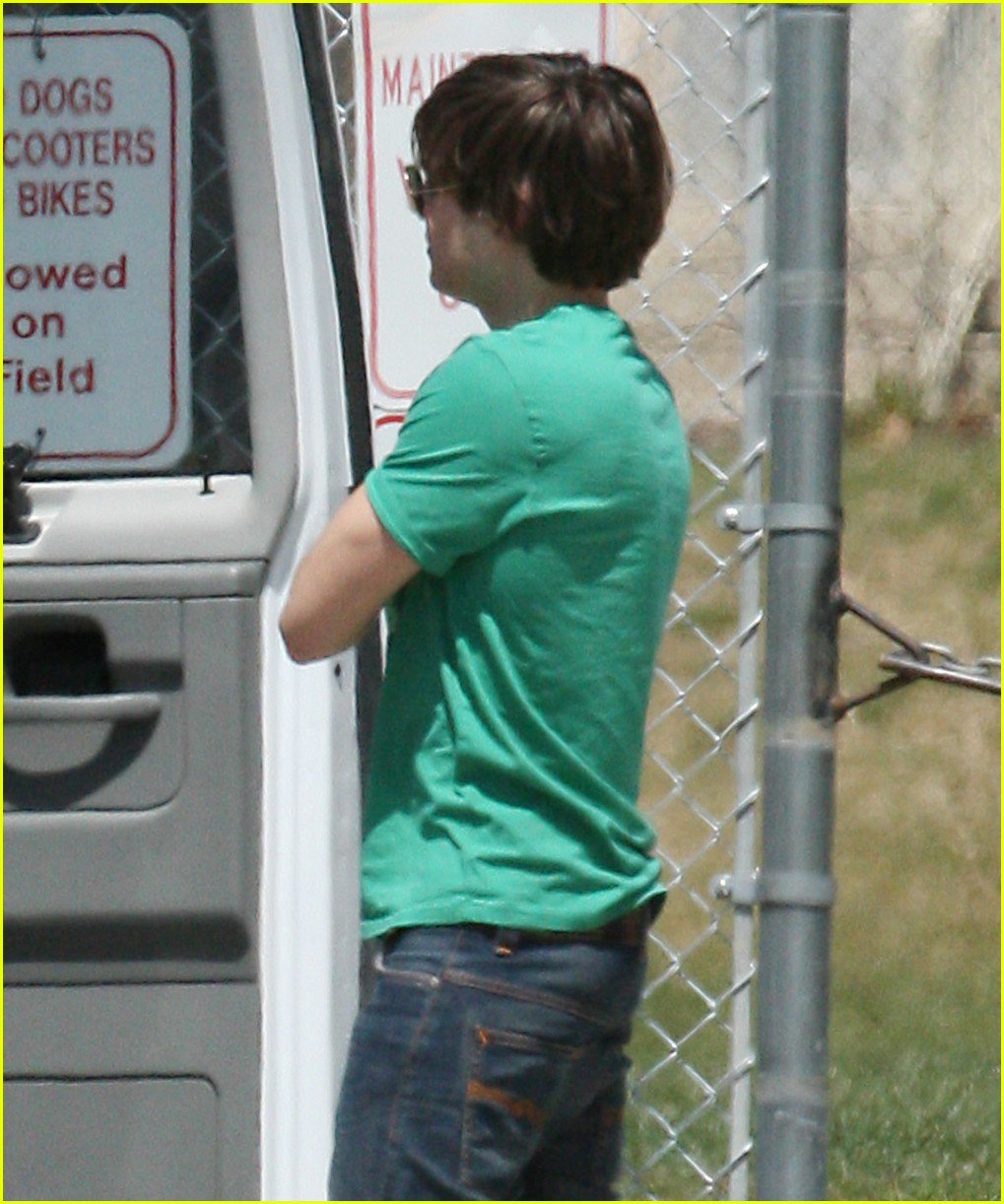 Zanessa's Saturday Sing-a-long: Photo 1093621 | Photos | Just Jared ...