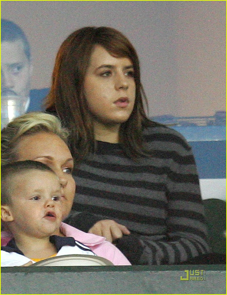 Suri Cruise Cheers on David Beckham: Photo 1122651 | Photos | Just ...