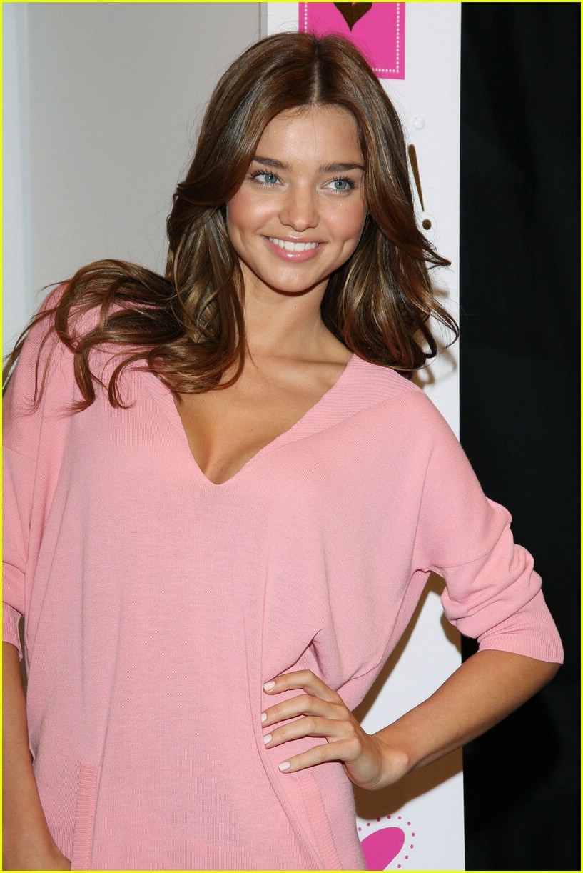 Miranda Kerr Gives Heavenly Kisses: Photo 1114041 | Photos | Just Jared ...