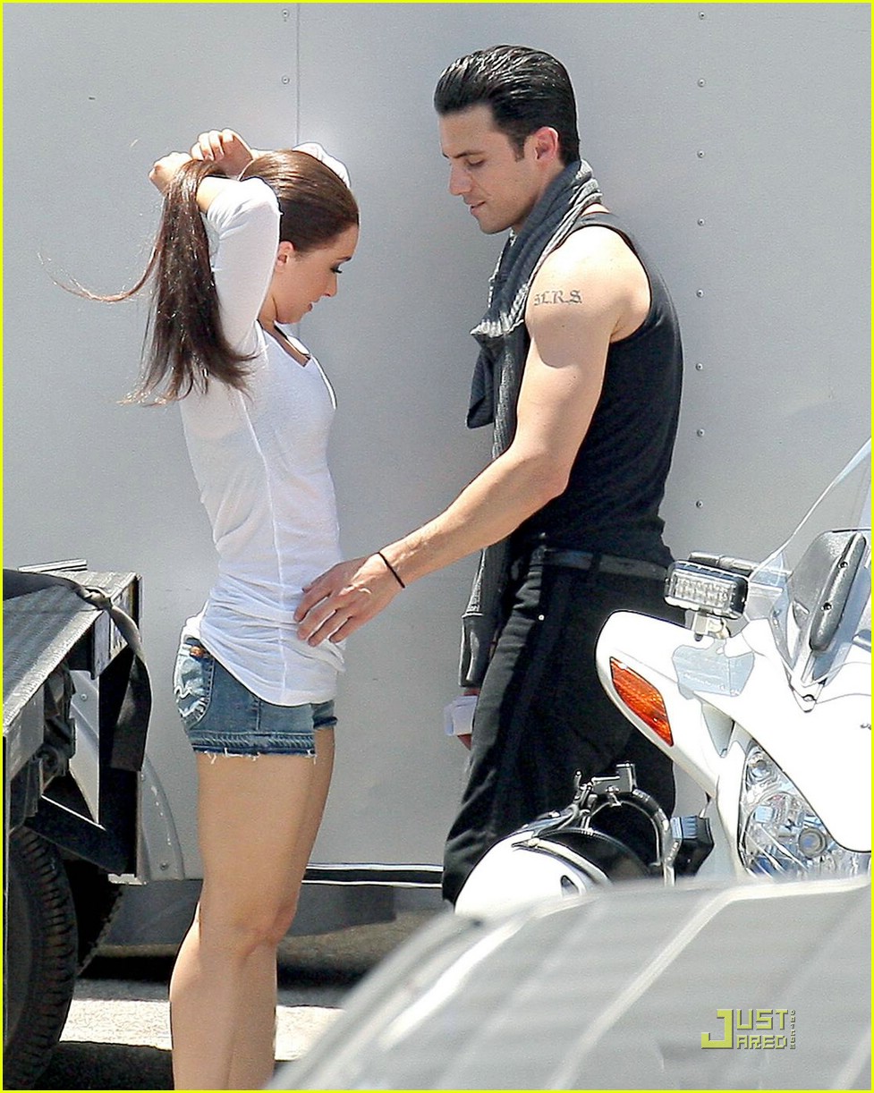 Hayden & Milo Get Hot and Heavy on 'Heroes' Set: Photo 1219761 | Hayden ...