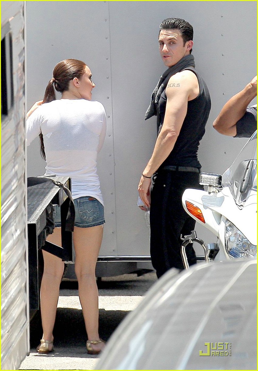 Hayden & Milo Get Hot and Heavy on 'Heroes' Set: Photo 1219871 | Photos ...