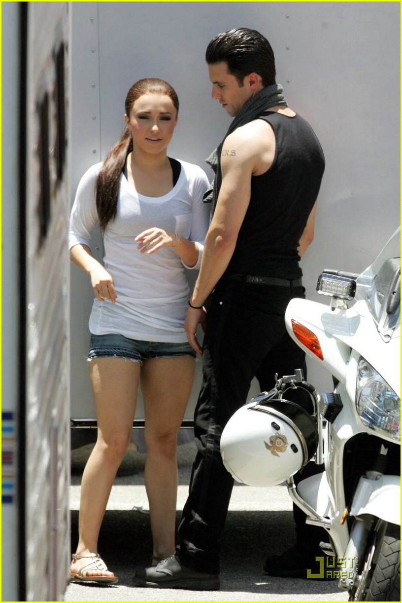 Hayden & Milo Get Hot and Heavy on 'Heroes' Set: Photo 1219881 | Photos ...