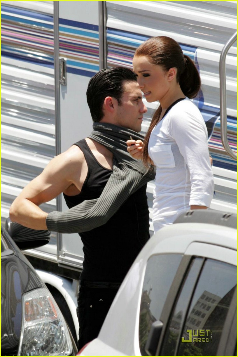 Hayden & Milo Get Hot and Heavy on 'Heroes' Set: Photo 1219911 | Photos ...