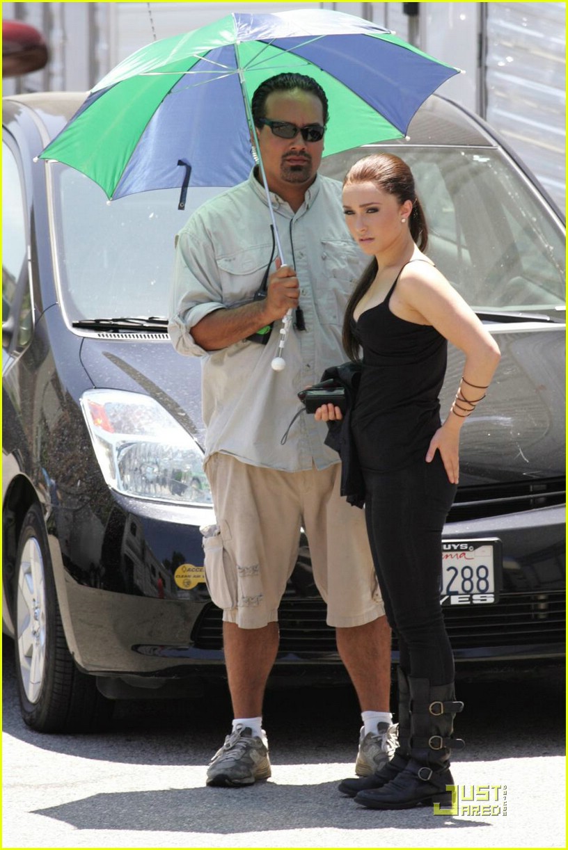 Hayden & Milo Get Hot and Heavy on 'Heroes' Set: Photo 1219941 | Photos ...