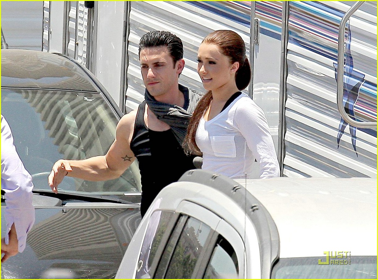 Hayden & Milo Get Hot and Heavy on 'Heroes' Set: Photo 1219951 | Hayden ...