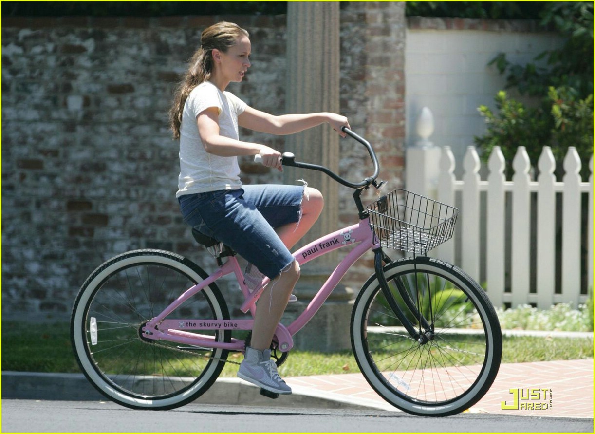 Jennifer Love Hewitt Loves Big Bikes: Photo 1238801 | Photos | Just ...