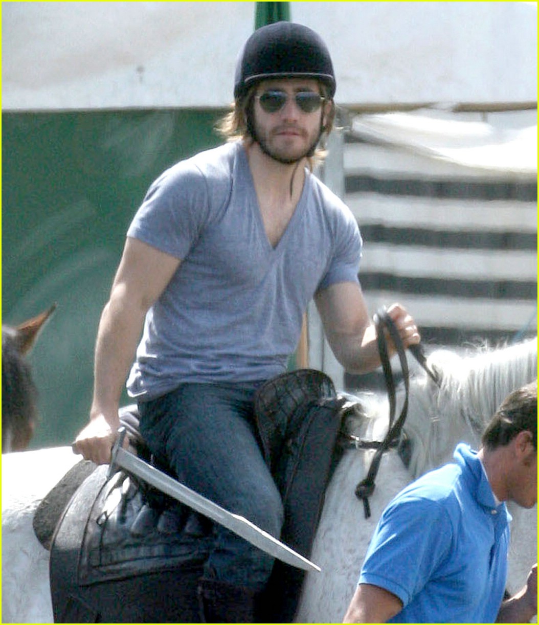 Jake Gyllenhaal is Horseback Happy: Photo 1246821 | Photos | Just Jared ...