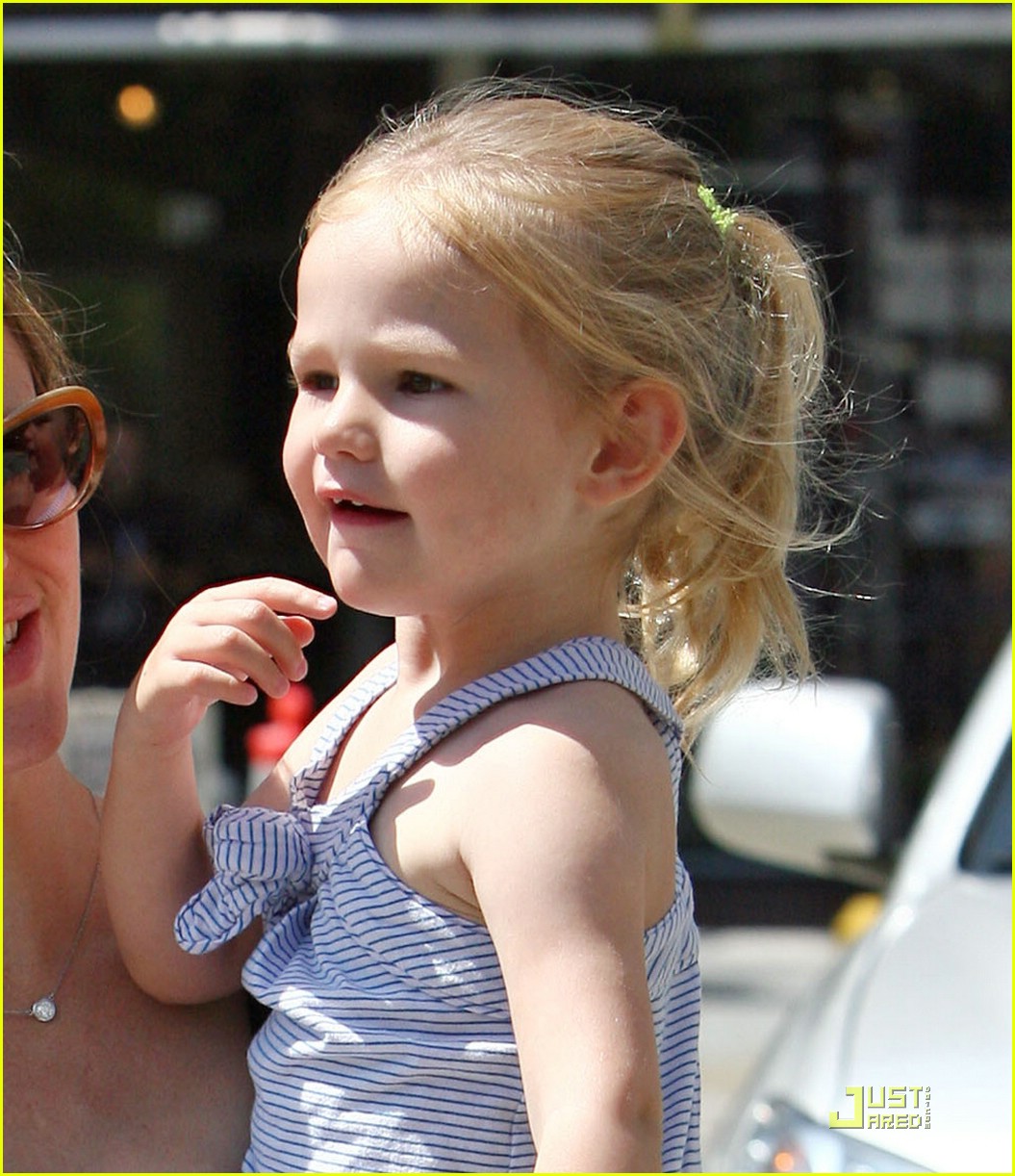 Jennifer Garner's Got Giggles 'N' Hugs: Photo 1336721 | Photos | Just ...