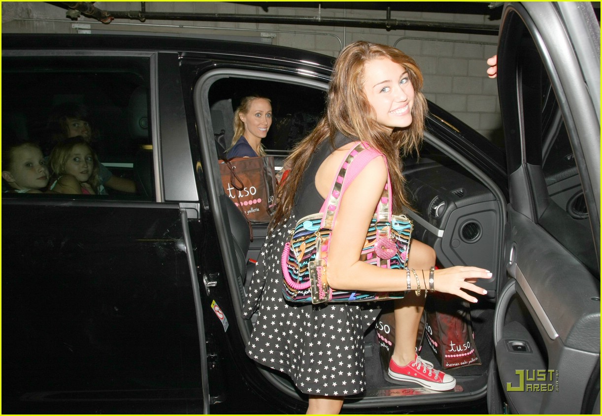 Miley Cyrus is a Guitar Girl: Photo 1347151 | Photos | Just Jared ...