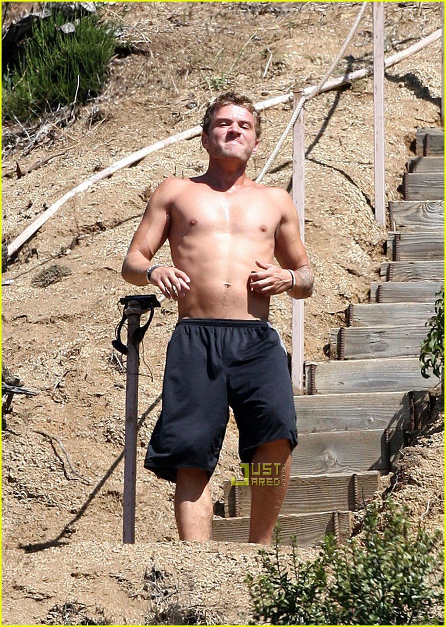 Ryan Phillippe is Sweating Bullets: Photo 1320711 | Photos | Just Jared ...