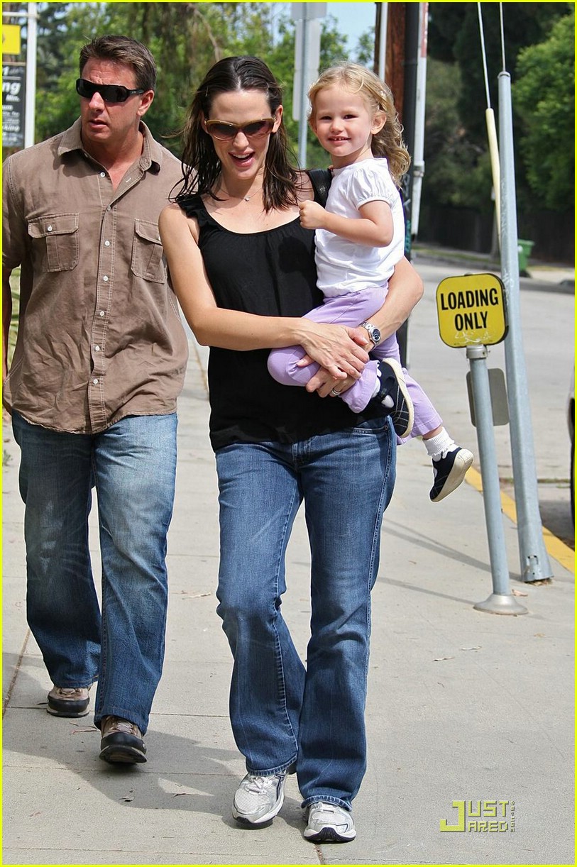 Violet Affleck is a Creative Cutie: Photo 1339721 | Photos | Just Jared ...