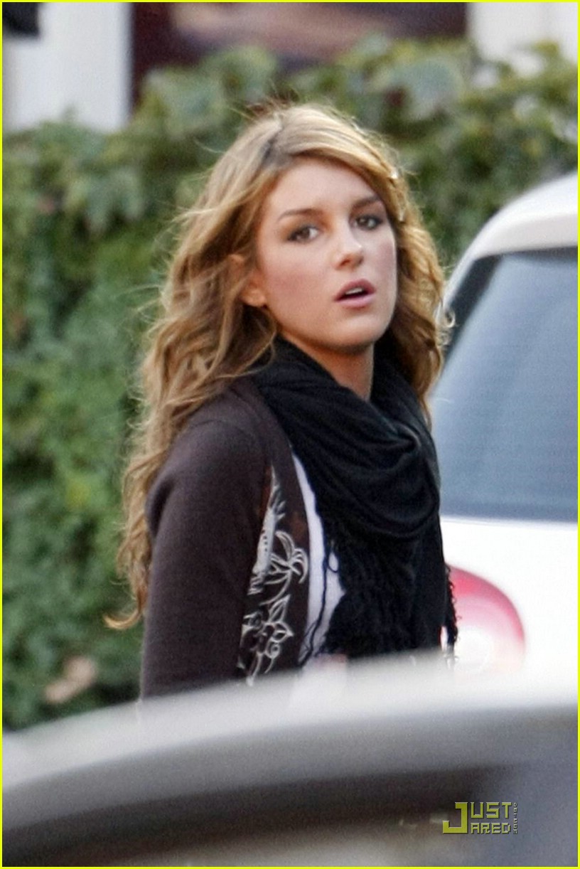 Shenae Grimes Smokes 90210: Photo 1441521 | Photos | Just Jared ...