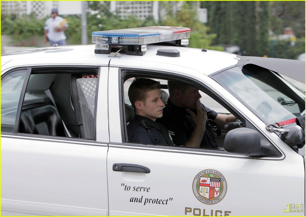 Benjamin McKenzie is an LAPD Cop: Photo 1450301 | Benjamin McKenzie ...