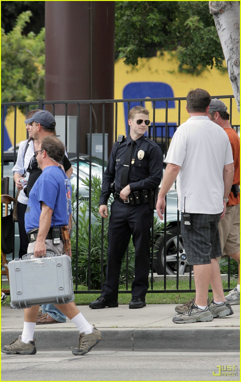 Benjamin McKenzie is an LAPD Cop: Photo 1450391 | Benjamin McKenzie ...