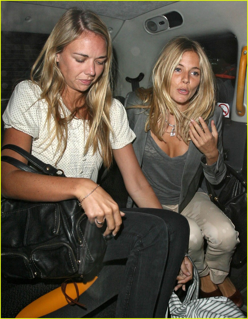 Sienna Miller Has a Soho Smile: Photo 1395331 | Sienna Miller Photos ...