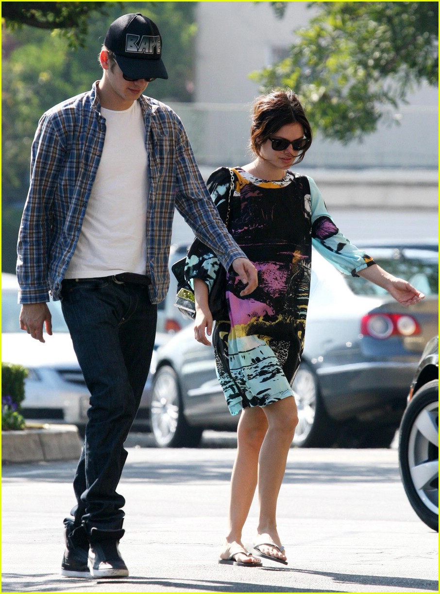 Rachel & Hayden Have Pre-Halloween Hangout: Photo 1506531 | Hayden ...