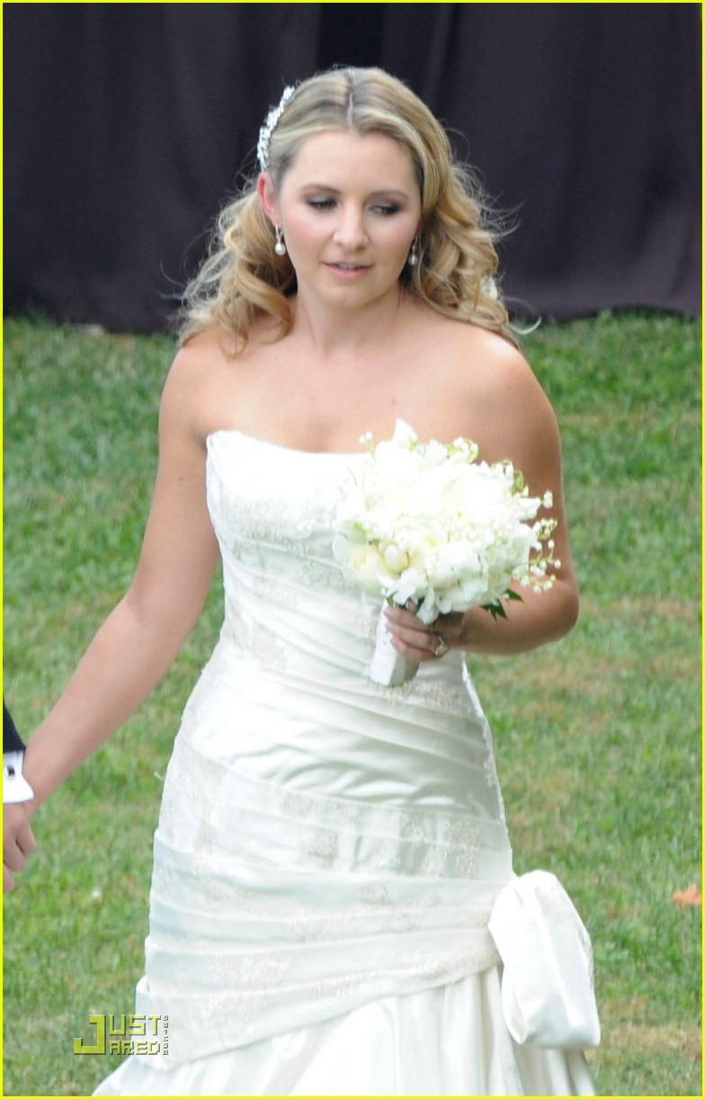 Beverley Mitchell Wedding Pictures -- FIRST LOOK!: Photo 1453311 ...