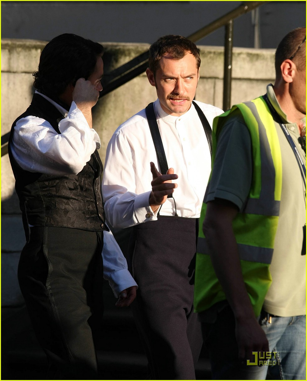 Jude Law as Dr. Watson -- FIRST LOOK: Photo 1473781 | Jude Law, Robert ...