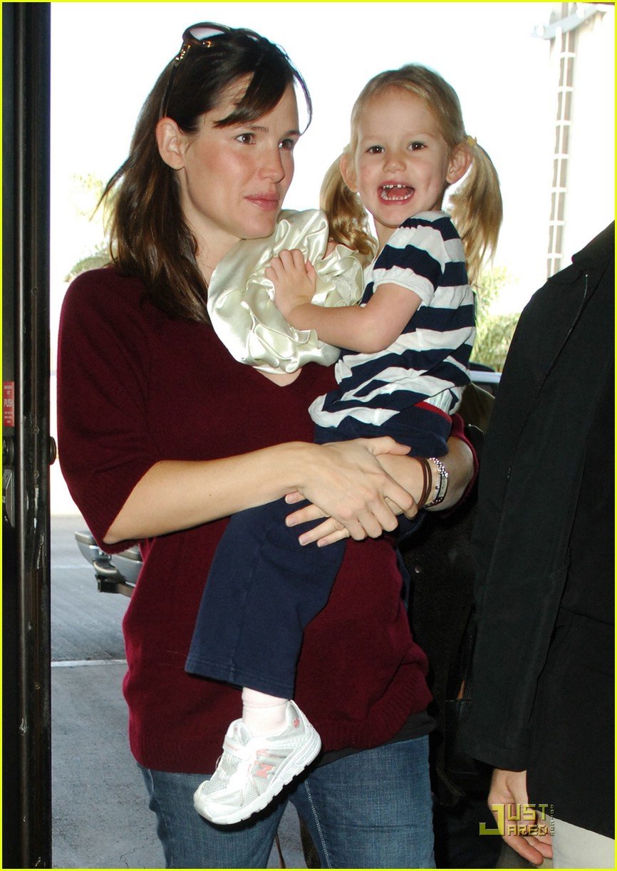Jennifer Garner Busts Burky: Photo 1557321 | Ben Affleck, Celebrity ...