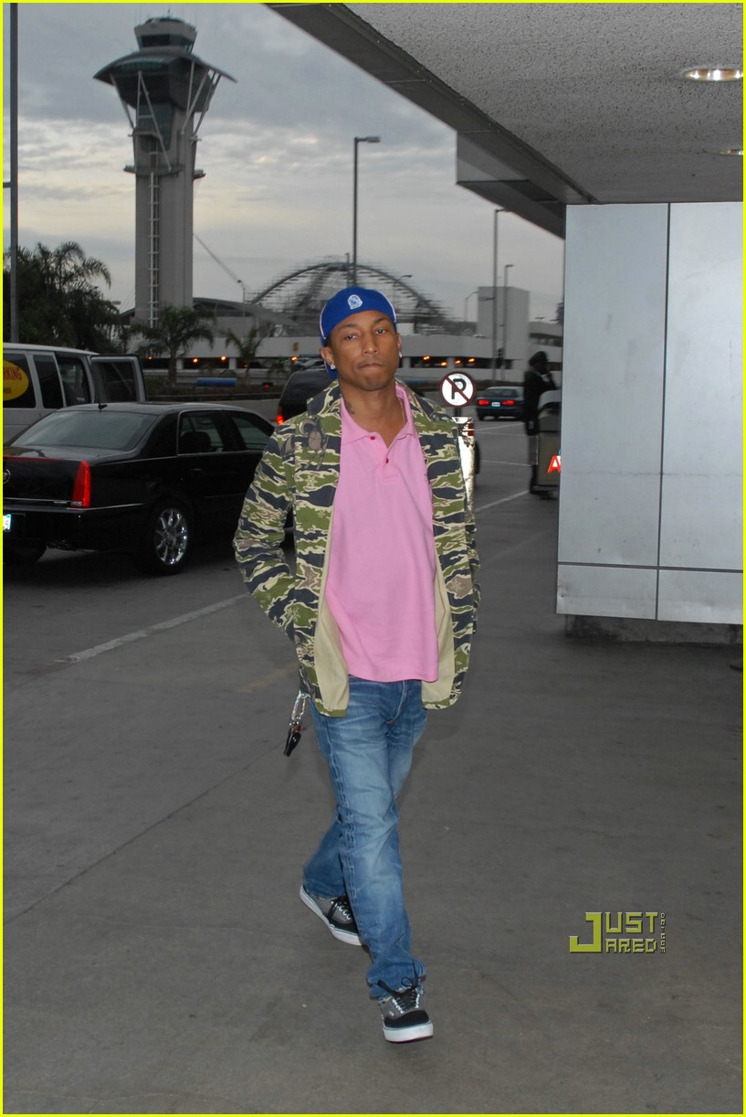 Photo: pharrell boxers 01 | Photo 1564641 | Just Jared: Entertainment News