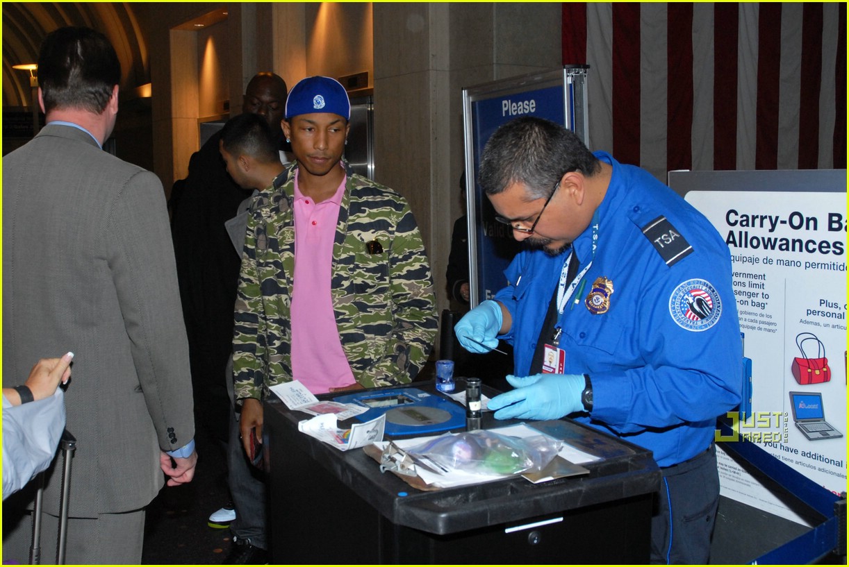 Photo: pharrell boxers 02 | Photo 1564651 | Just Jared: Entertainment News