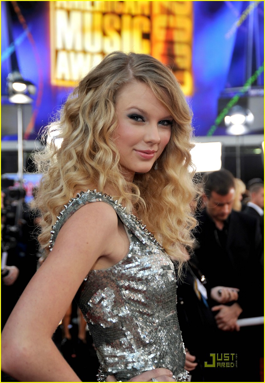 Taylor Swift - 2008 American Music Awards: Photo 1560441 | American ...