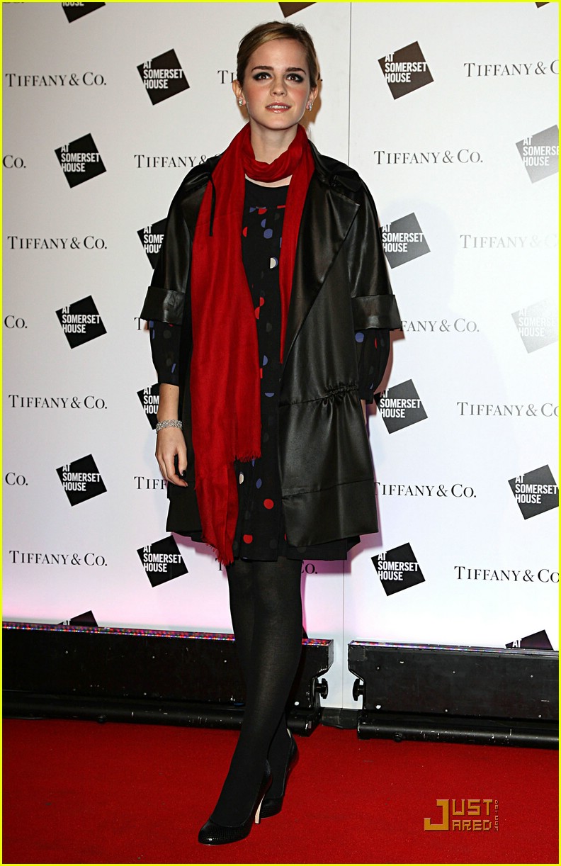 Emma Watson is Ice-Skating Sweet: Photo 1551961 | Emma Watson Photos ...