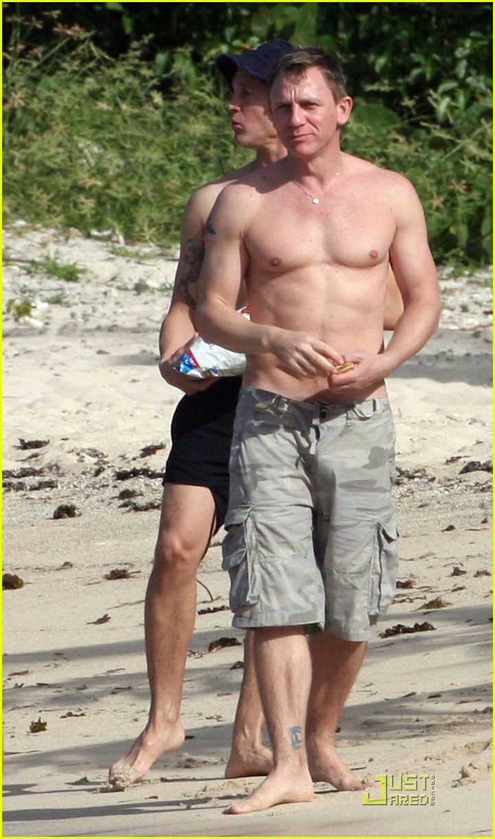 Daniel Craig is St. Bart's Beach Buff: Photo 1617681 | Andy Cohen ...
