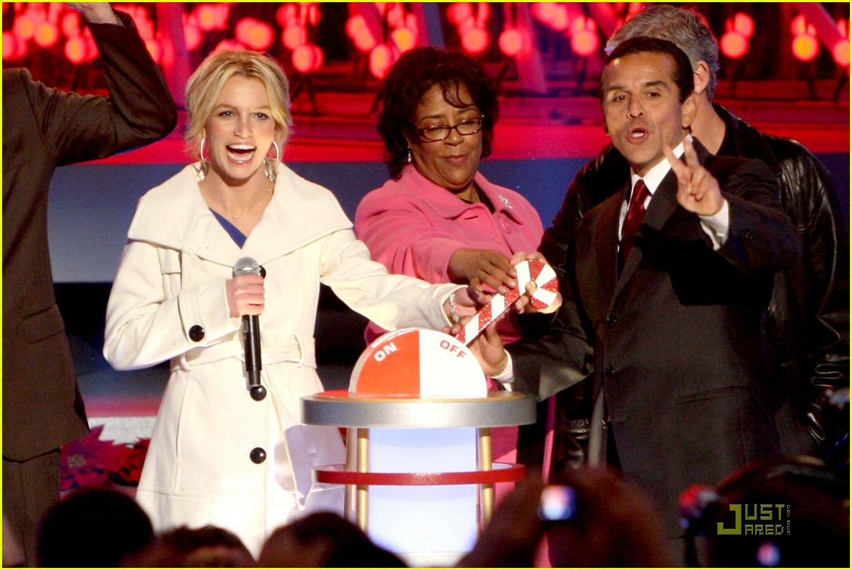 Britney Spears Flips The Candy Cane Switch: Photo 1582431 | Britney ...