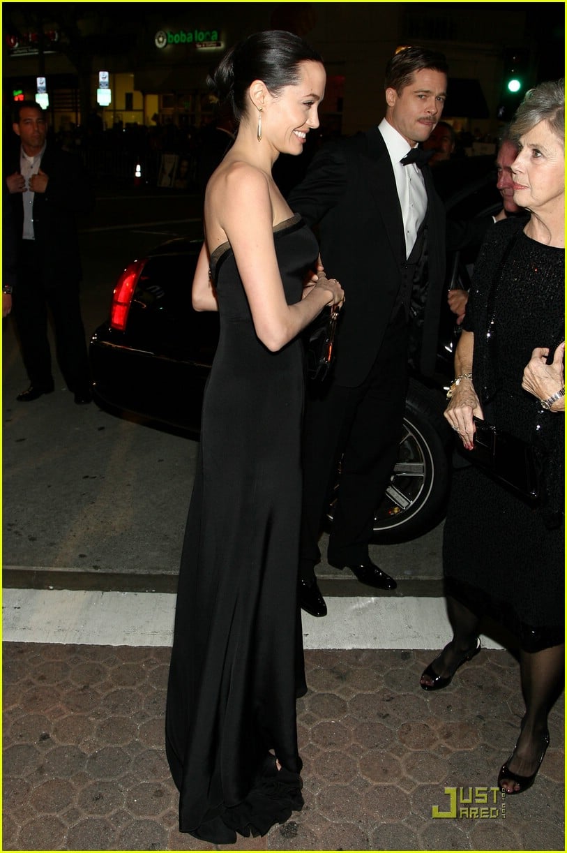 Brad Pitt World Premieres Benjamin Button: Photo 1587501 | Angelina ...