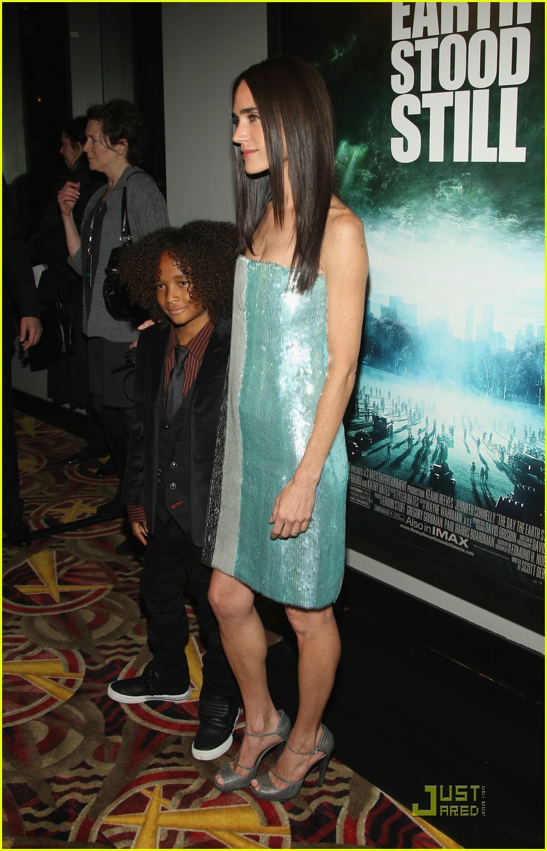 Jennifer Connelly: Earth to Keanu!: Photo 1589931 | Jennifer Connelly ...