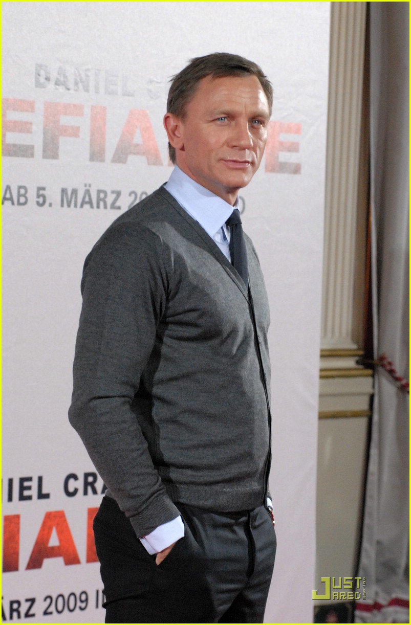 Daniel Craig Shows Off German Gaze: Photo 1657901 | Daniel Craig ...