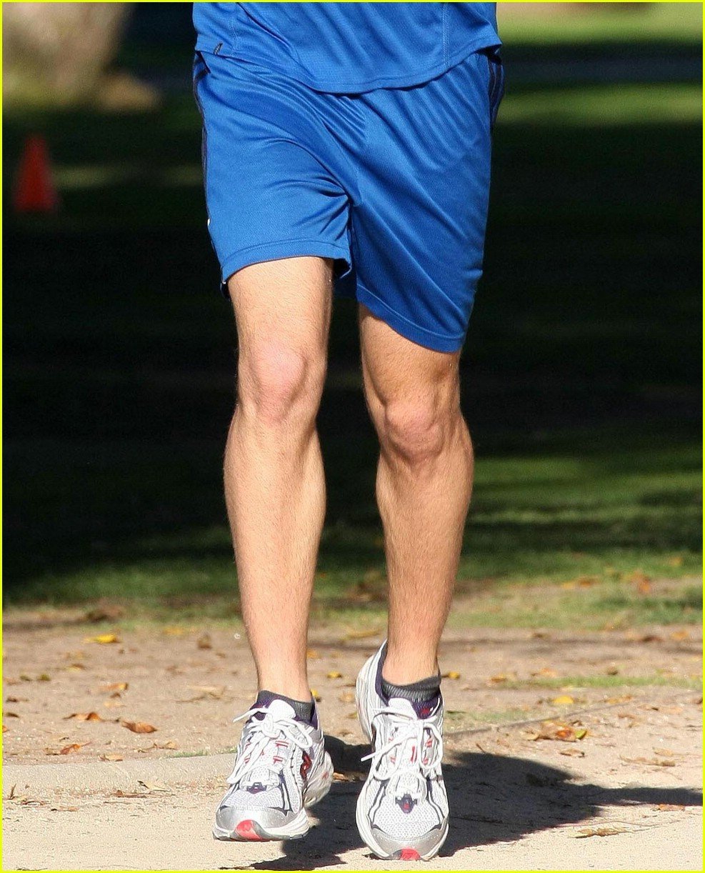 Jake Gyllenhaal: Happy Feet!: Photo 1653621 | Jake Gyllenhaal Photos ...