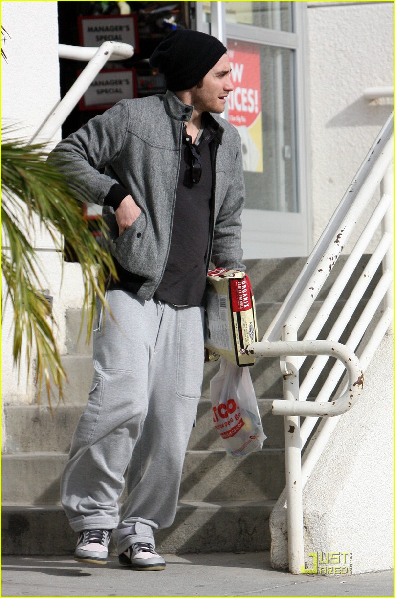 Jake Gyllenhaal: The Prince of Petco: Photo 1630641 | Jake Gyllenhaal ...