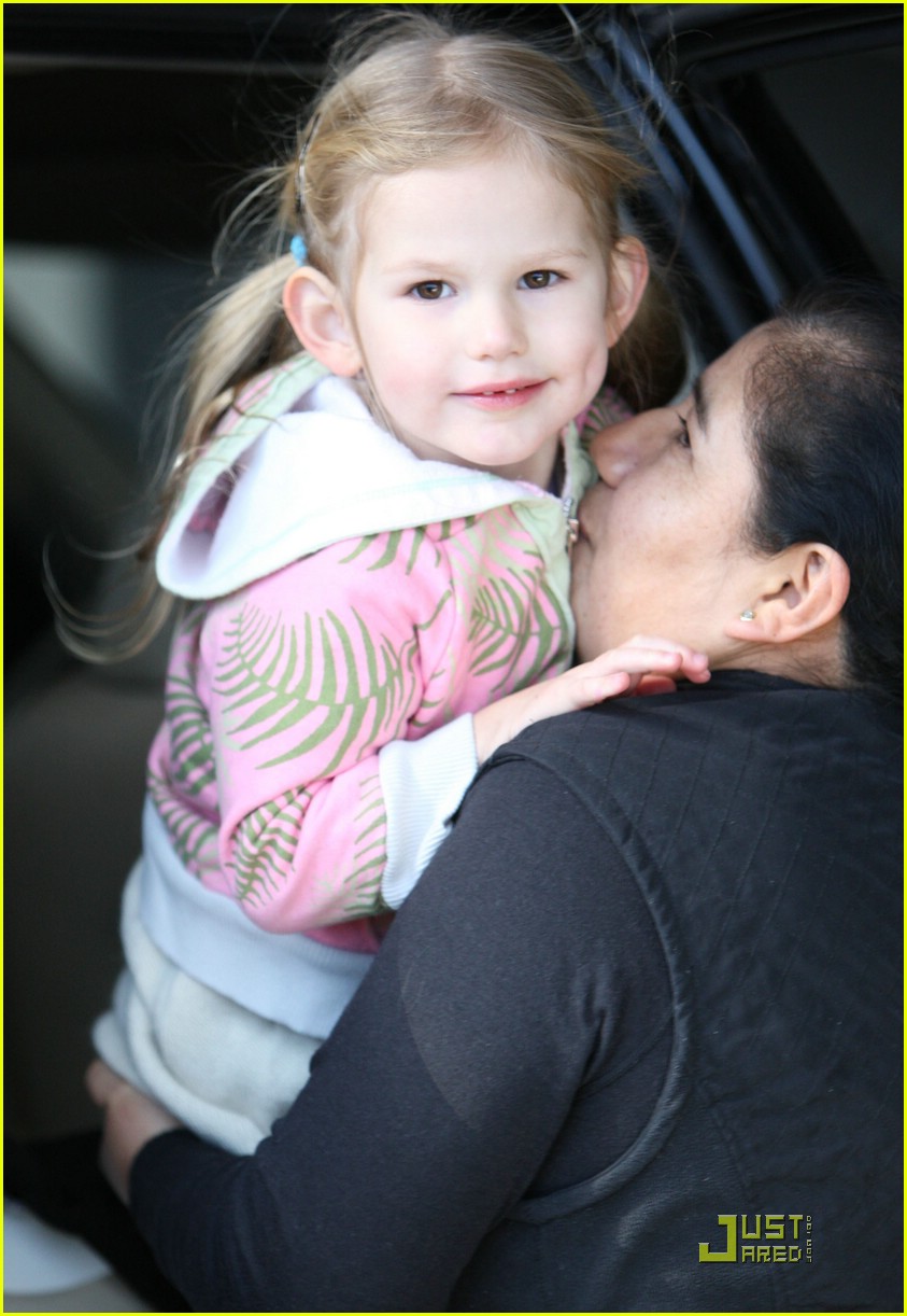 Violet Affleck Is Nice To Her Nanny: Photo 1684181 | Ben Affleck ...