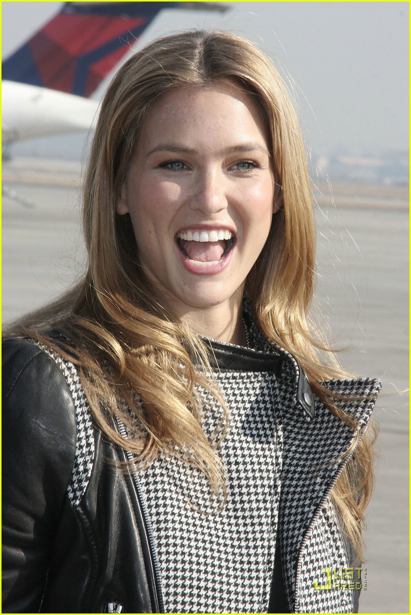 Bar Refaeli Pictured On Plane -- SI One!: Photo 1720021 | Bar Refaeli ...