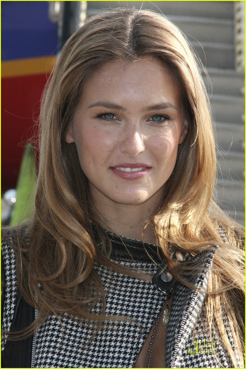 Bar Refaeli Pictured On Plane -- SI One!: Photo 1720061 | Bar Refaeli ...