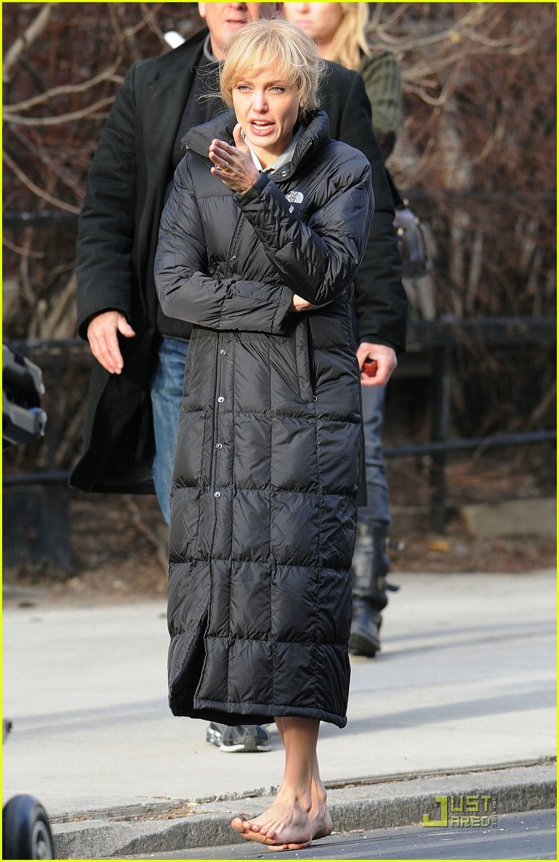 Angelina Jolie: Barefoot Babe!: Photo 1789171 | Angelina Jolie Photos ...