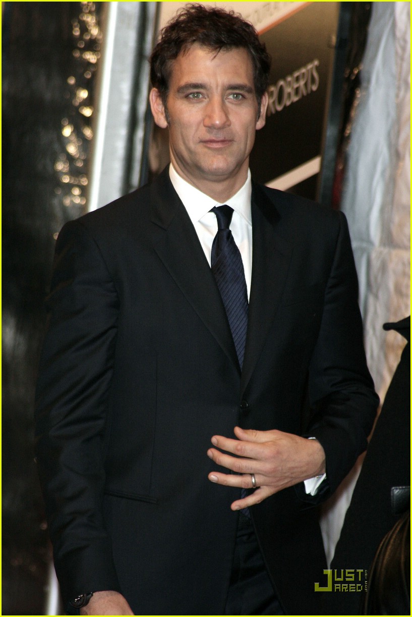 Julia Roberts is a Duplicity Dame: Photo 1794411 | Clive Owen, Julia ...
