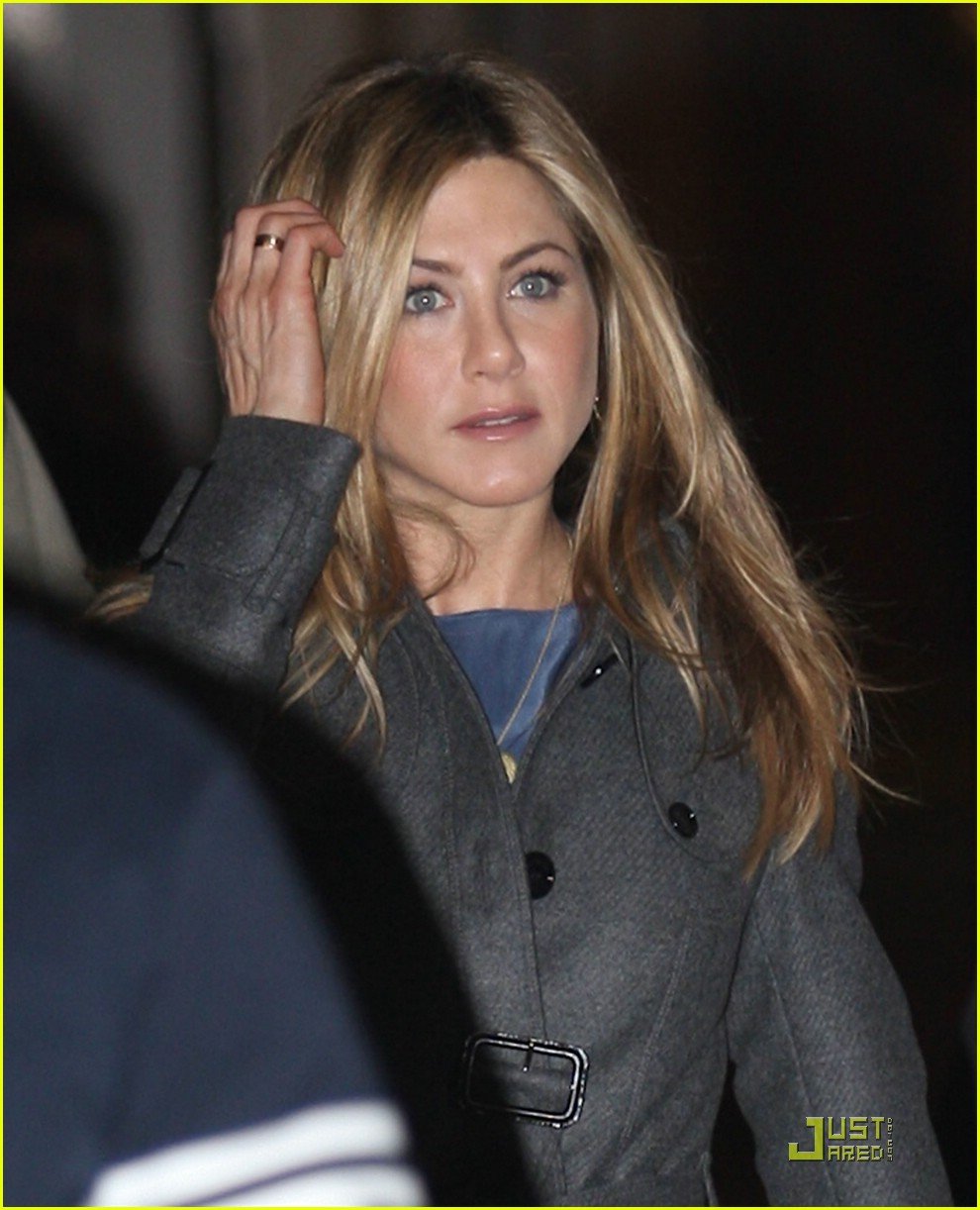 Jennifer Aniston Meets The Makeup Trailer: Photo 1844991 | Jason ...