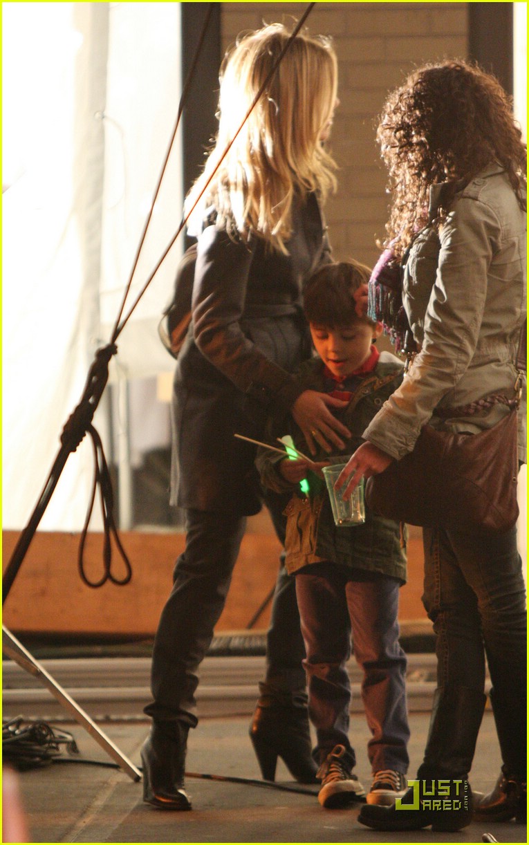 Jennifer Aniston Meets The Makeup Trailer: Photo 1845221 | Jason ...