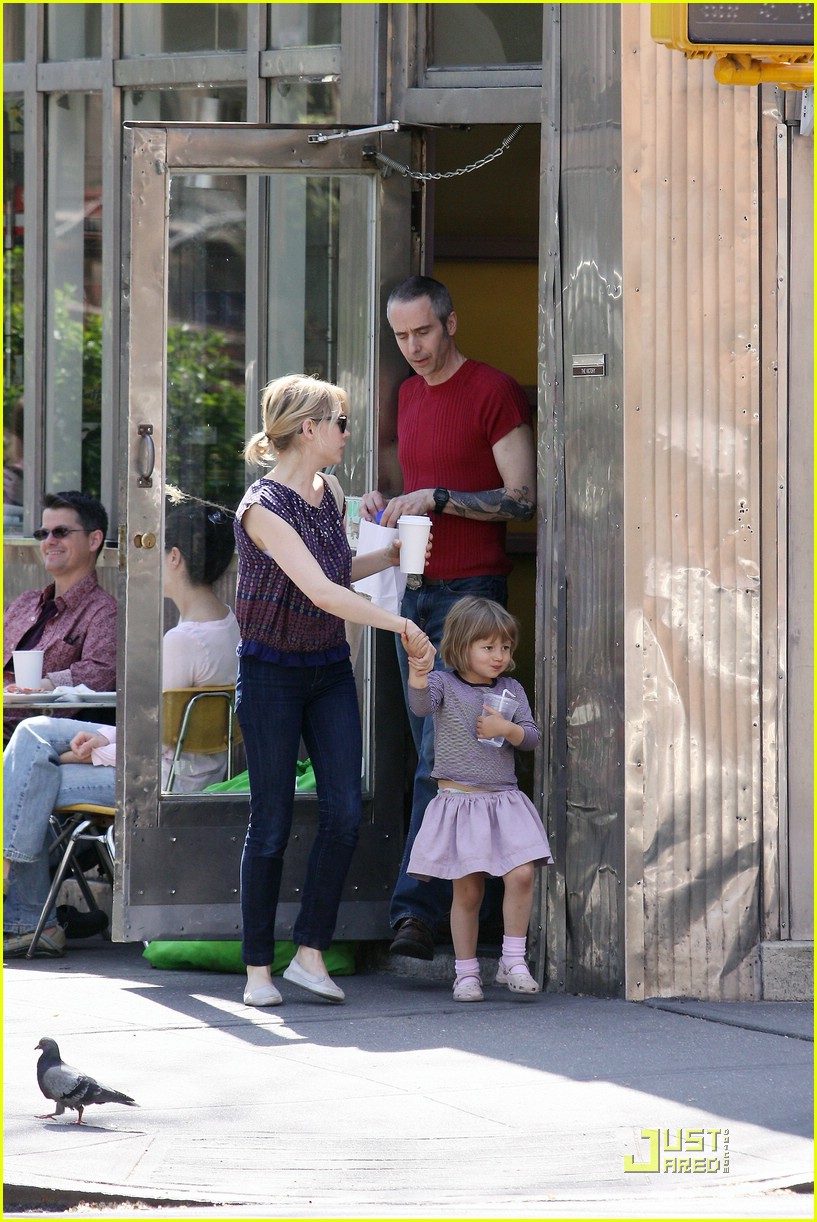 Michelle Williams: Wedding in the Works?: Photo 1879741 | Celebrity ...