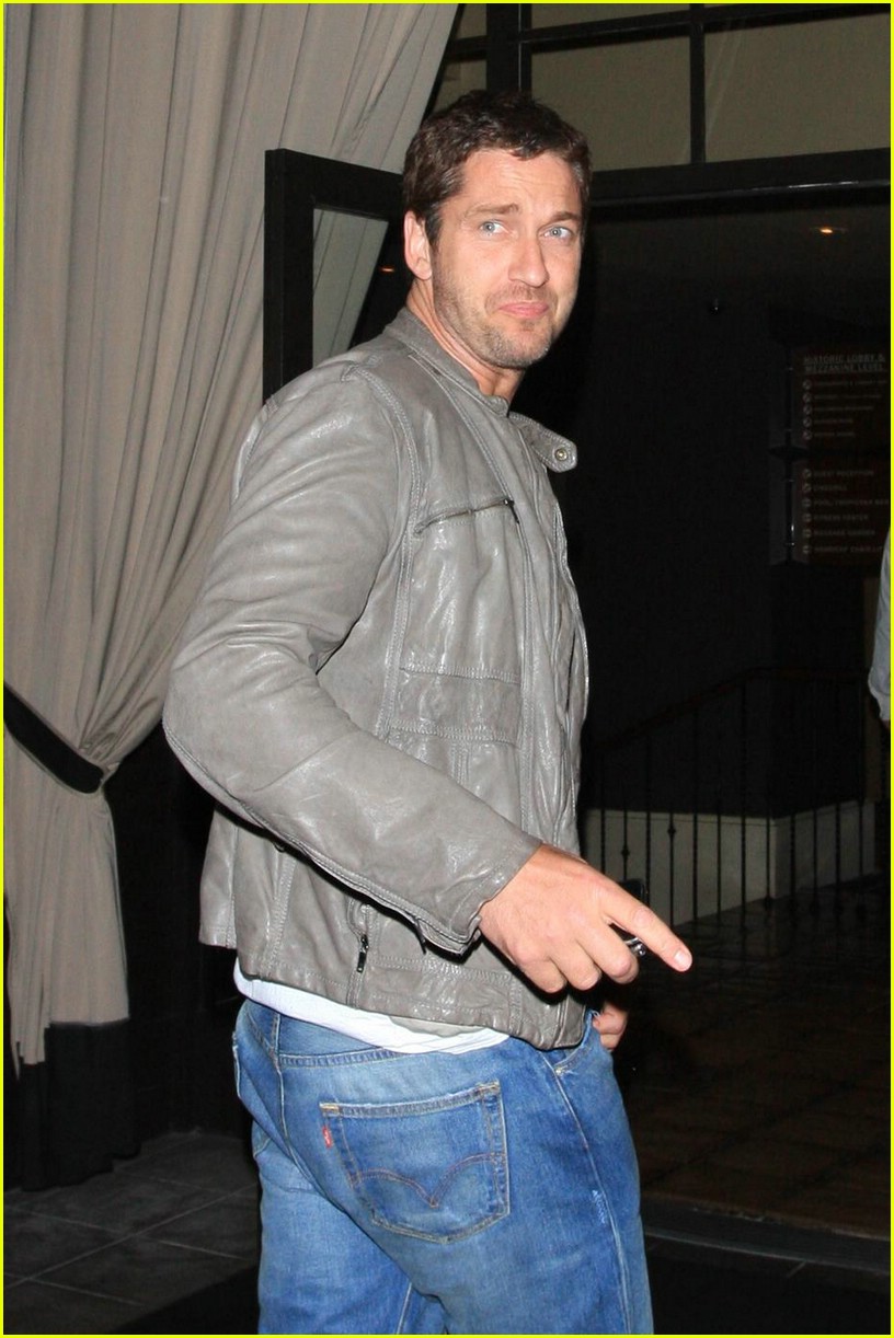 Gerard Butler is Ready for Teddy: Photo 1942751 | Gerard Butler Photos ...