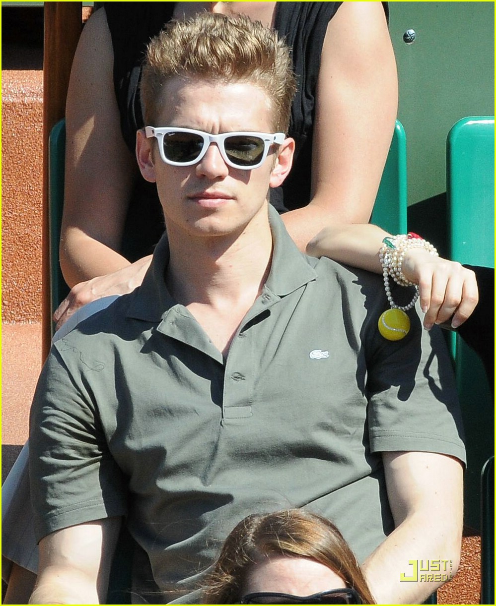 Rachel Bilson & Hayden Christensen: French Open PDA!: Photo 1953601 ...