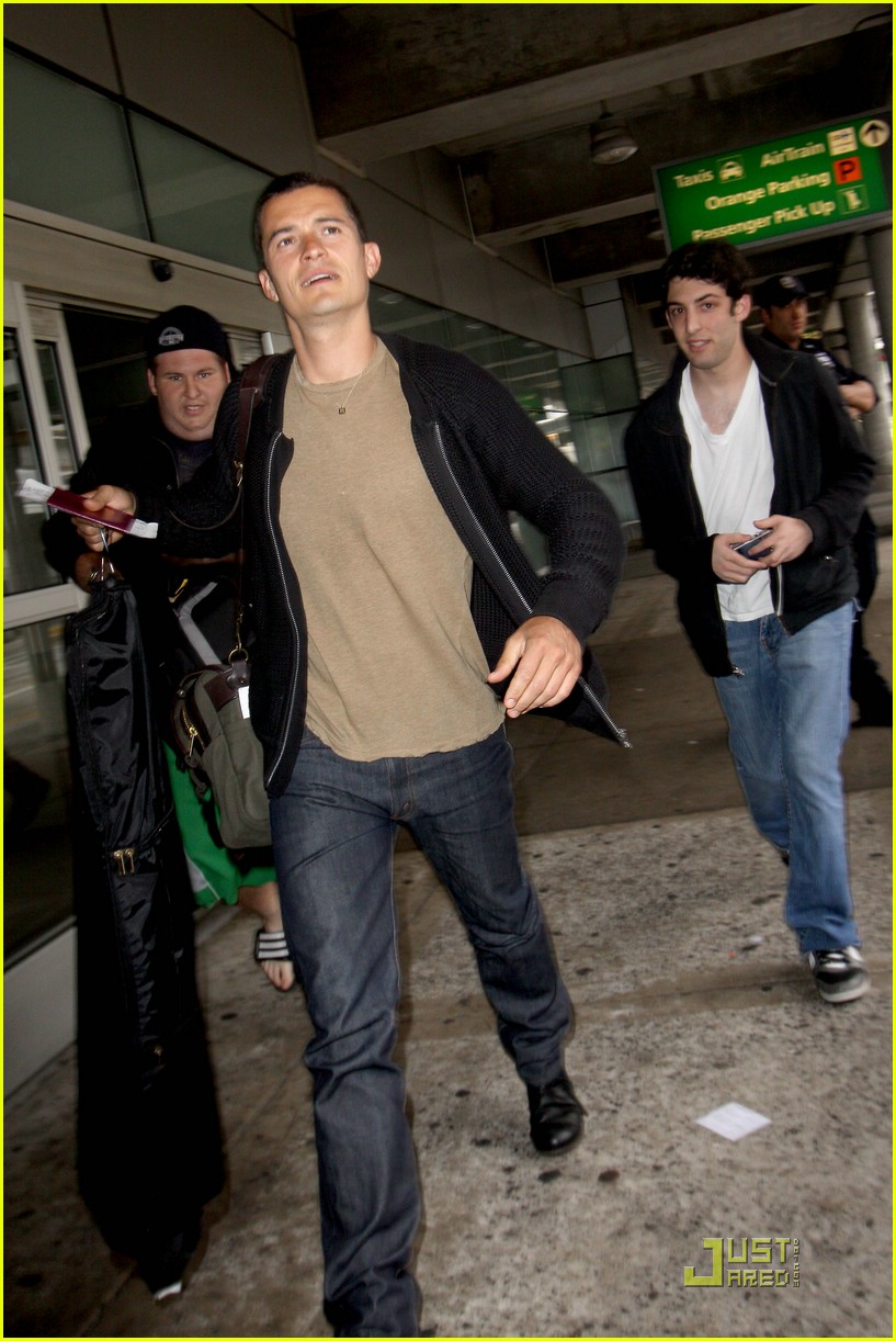 Orlando Bloom To Descend On Burberry Building: Photo 1951671 | Orlando ...