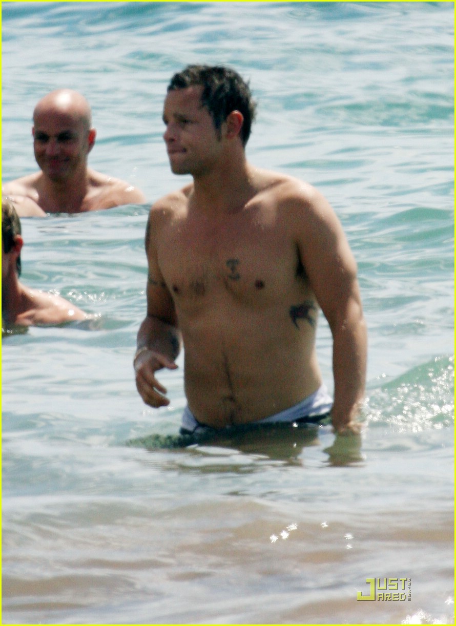 Justin Chambers Beach Justin Chambers Quits Grey's Anatomy After 16