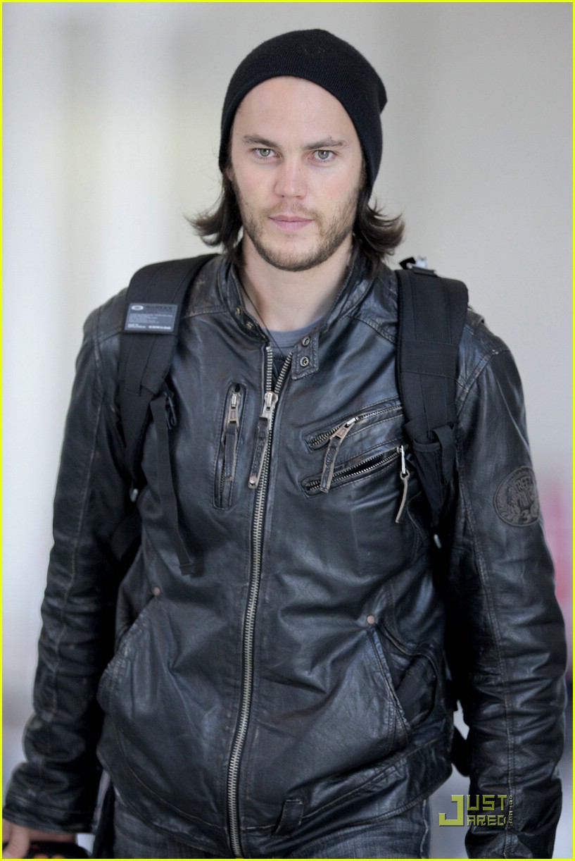 Taylor Kitsch is Beanie Buff: Photo 1965281 | Taylor Kitsch Photos ...